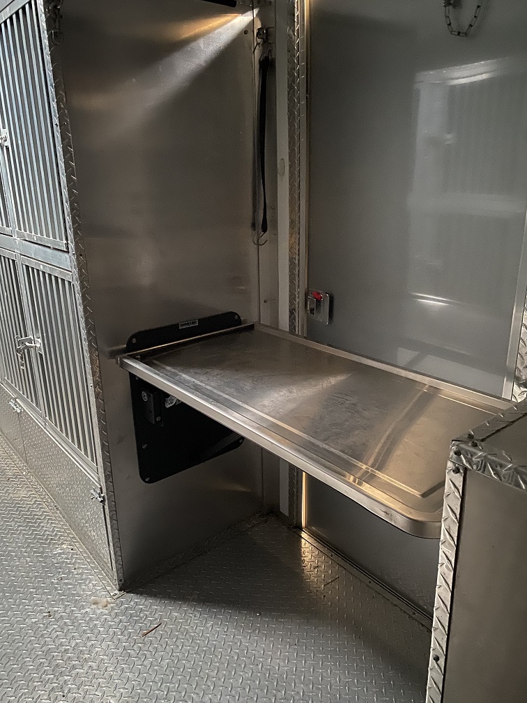 Aluminum Dog Boxes, Live Traps, Handling Equipment