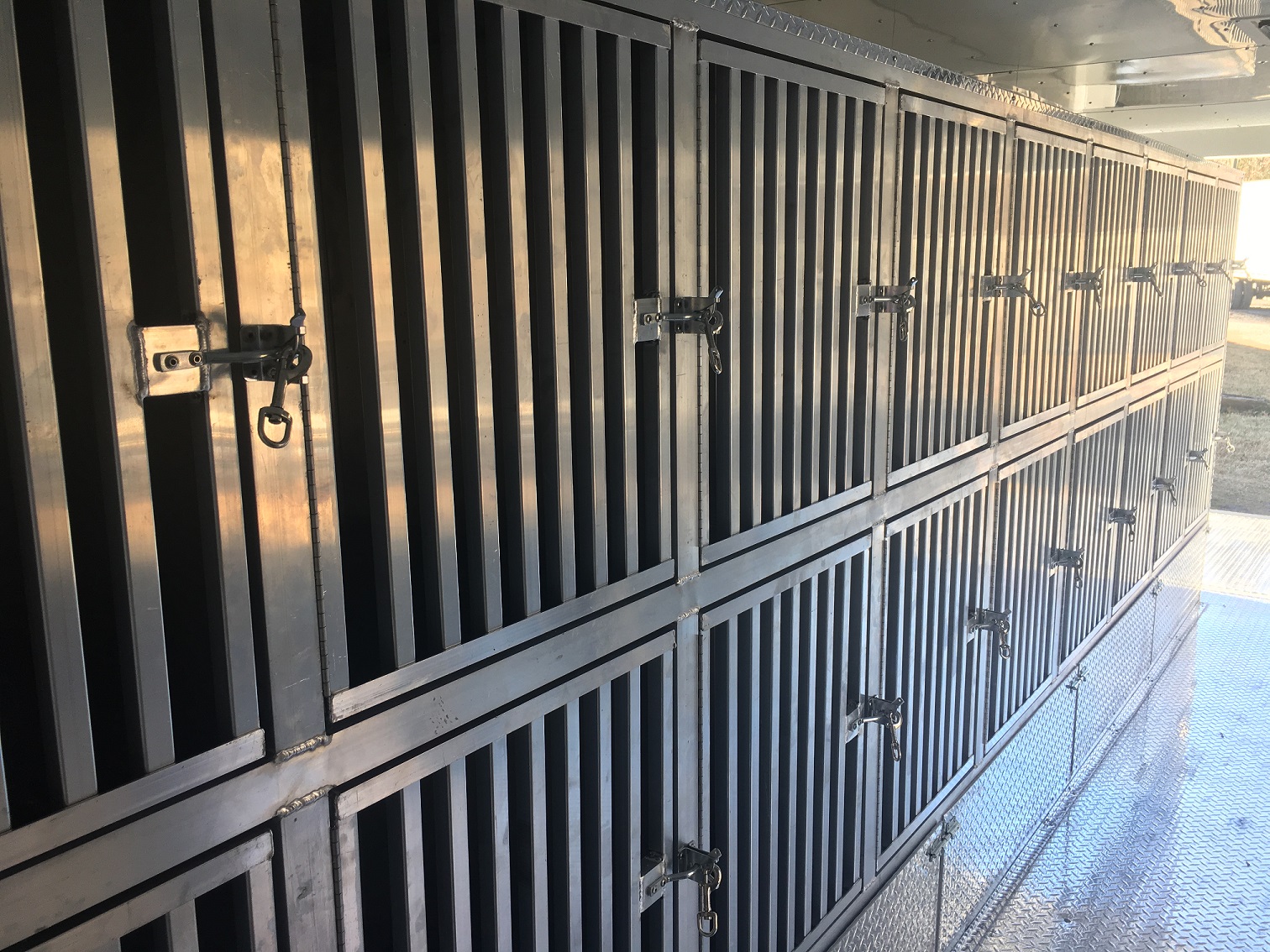 Aluminum Dog Boxes, Live Traps, Handling Equipment